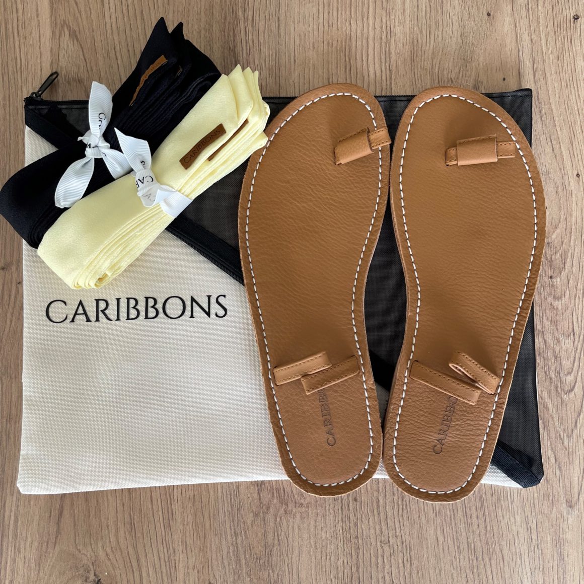 Set Sandals with black and pastel yellow ribbons | The Musettes